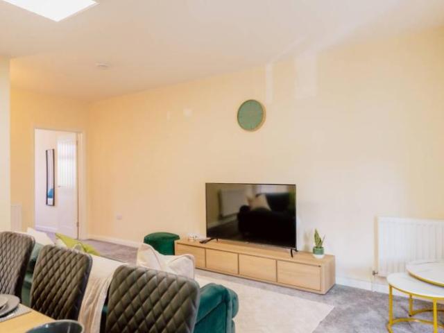 Apartment 3 Bedroom For Rent London London 4500 ES101372386