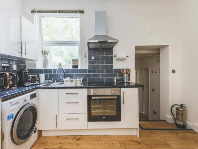 Apartment 3 Bedroom For Rent London London 4872 ELS102716846
