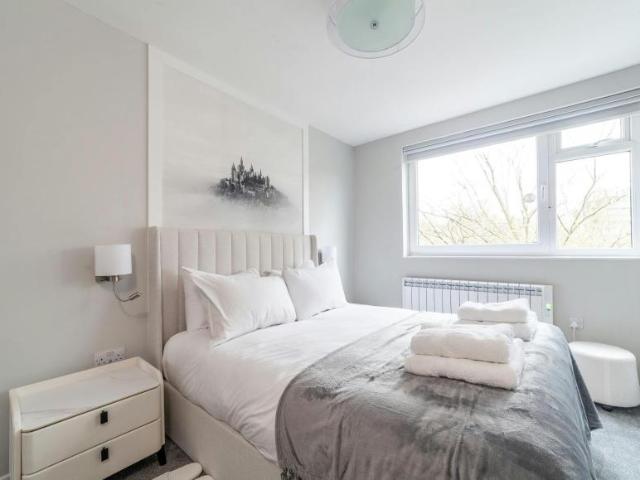 Apartment 3 Bedroom For Rent London London 4884 ES101305599