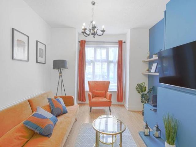 Apartment 3 Bedroom For Rent London London 4800 ELS101814232