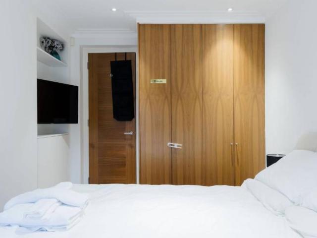 Apartment 3 Bedroom For Rent London London 4978 ELS97944115