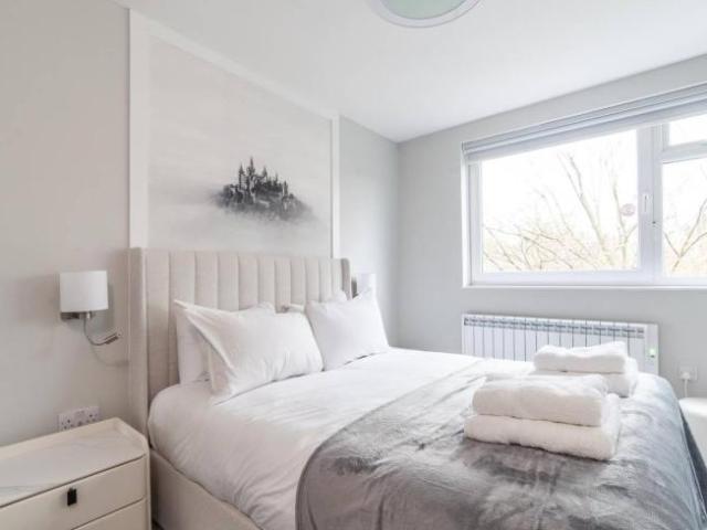 Apartment 3 Bedroom For Rent London London 4984 ELS97607690