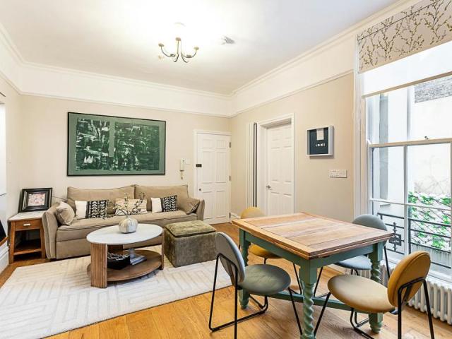 Apartment 3 Bedroom For Rent London London 5040 ELS99374046