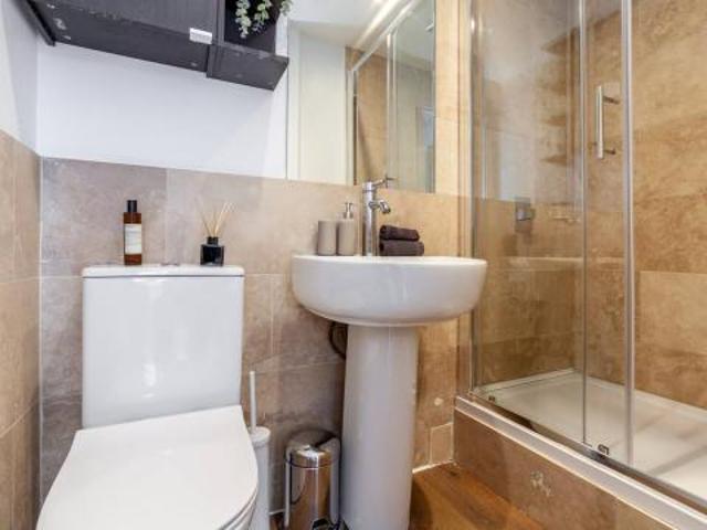 Apartment 3 Bedroom For Rent London London 5200 ELS79142215