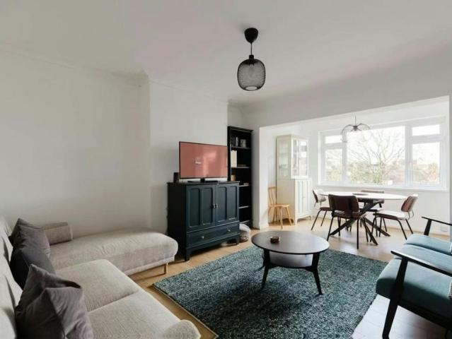 Apartment 3 Bedroom For Rent London London 5238 ELS101587996