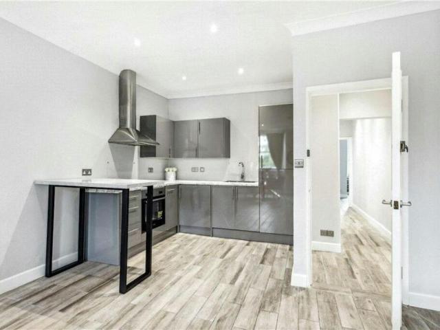 Apartment 3 Bedroom For Rent London London 5350 ELS94323884