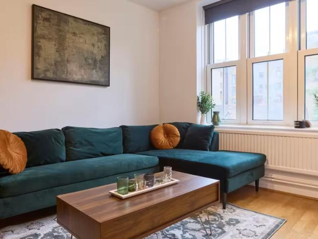 Apartment 3 Bedroom For Rent London London 5450 ELS95981387