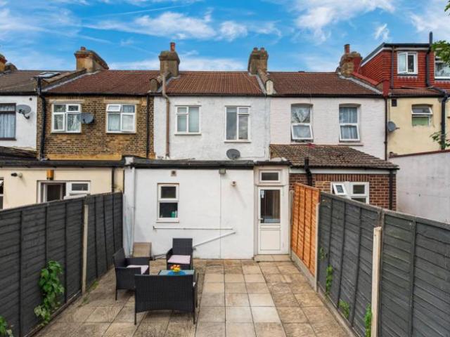 Apartment 3 Bedroom For Rent London London 6400 ELS101849496