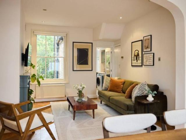 Apartment 3 Bedroom For Rent London London 7000 ES102631348