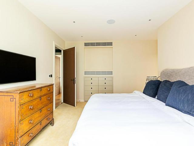 Apartment 3 Bedroom For Rent London London 7392 ELS102630237