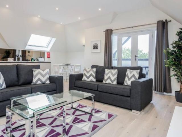 Apartment 3 Bedroom For Rent London London 8250 ES101821679
