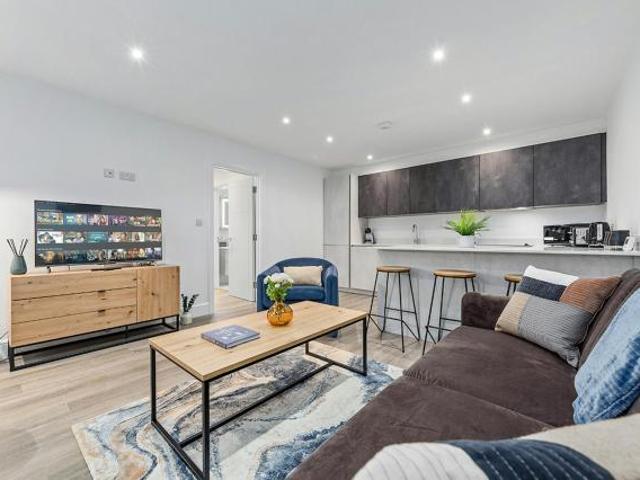 Apartment 3 Bedroom For Rent London London 8371 ELS73598565