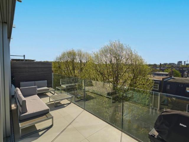 Apartment 3 Bedroom For Rent London London 9000 ELS89984793