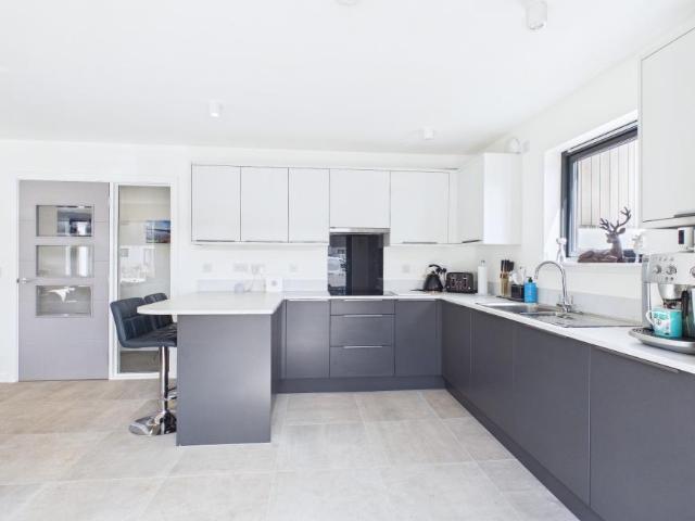Apartment 3 Bedroom For Sale Aviemore Aviemore 235000 ES101725835