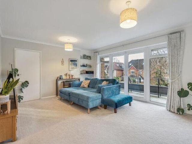 Apartment 3 Bedroom For Sale Beaconsfield Buckinghamshire 500000 ES98864556