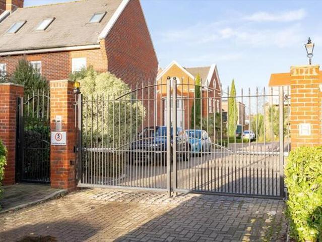 Apartment 3 Bedroom For Sale Cobham Surrey 995000 ELS100541146