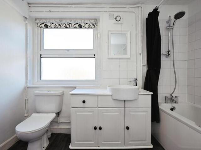 Apartment 3 Bedroom For Sale Hayling Island Hampshire 250000 ES99204000