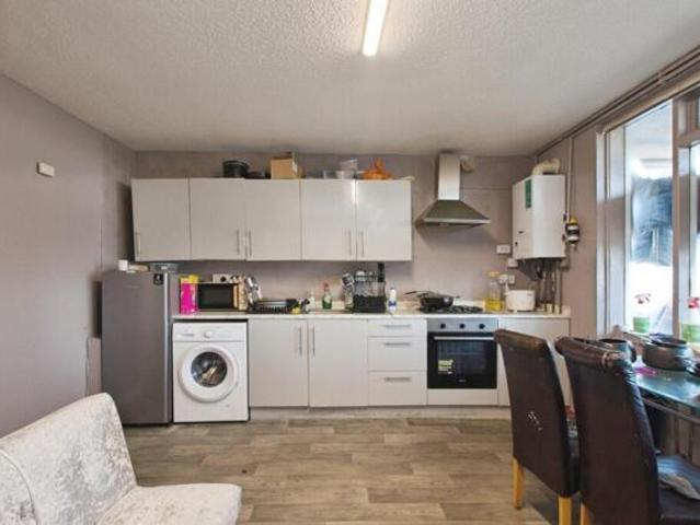 Apartment 3 Bedroom For Sale London Greater London 260000 ES100132163