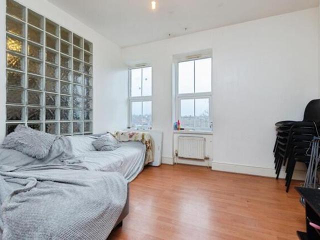 Apartment 3 Bedroom For Sale London Greater London 300000 ES101892022