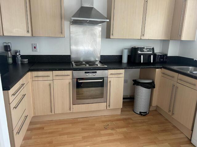 Apartment 3 Bedroom For Sale Romford Greater London 390000 ES98766087
