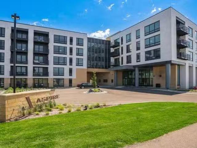Apartment 3 bedrooms in Woodbury