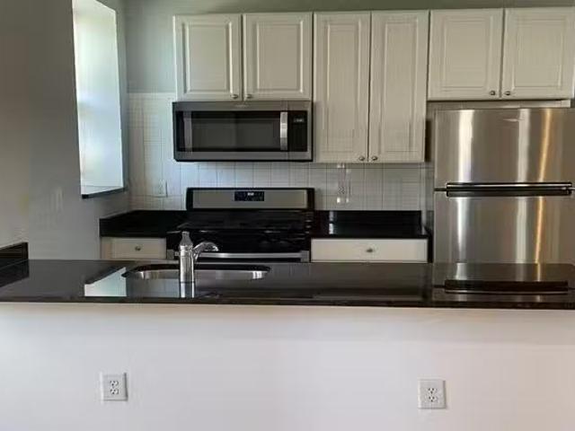 Apartment 3 bedrooms in Baltimore Northwest