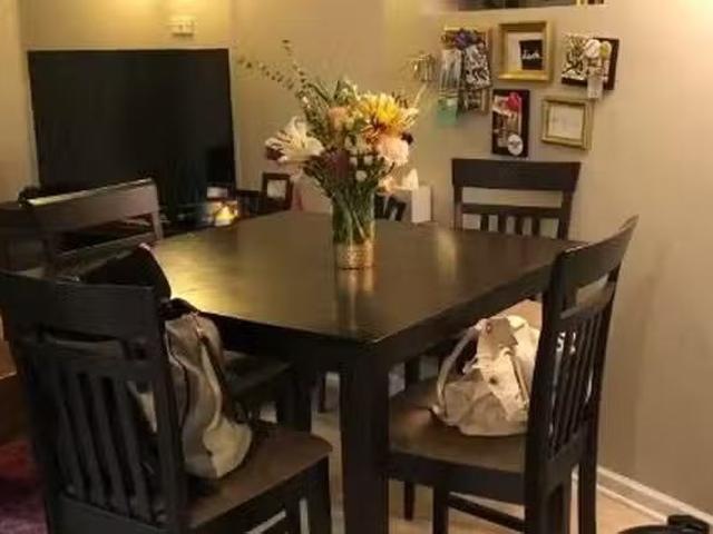 Apartment 3 bedrooms in Logan Square