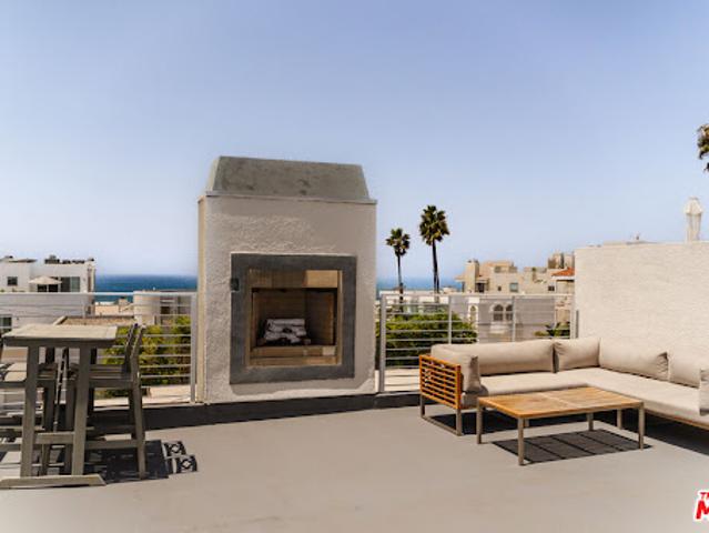 Apartment with terrace