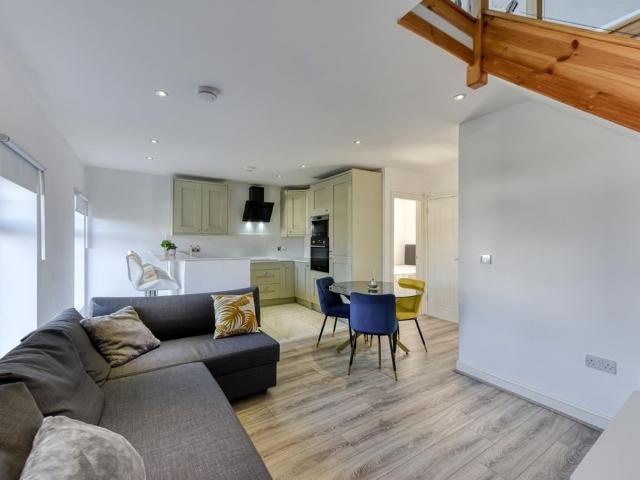 Apartment 11 Beacon House, Tettenhall Road, Newbridge