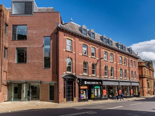 Apartment 12 Castle Chambers. 2 bed apartment to rent £1,700 pcm £392 pw