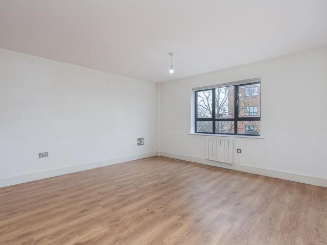 Apartment 17, Bradbury Apartments. 2 bed apartment to rent £1,520 pcm £351 pw