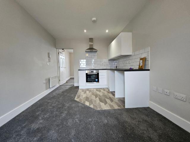 Apartment 1, 127 Balby Road, Doncaster DN4, 1 bed flat to rent, £542 pcm | PrimeLocation