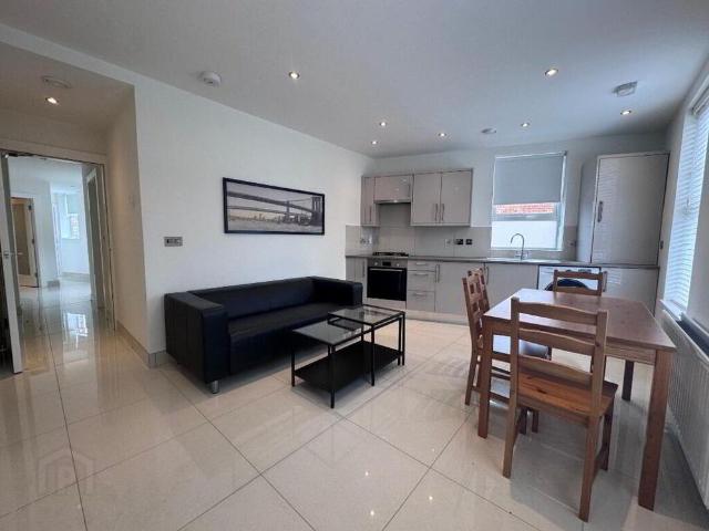 Apartment 1 2a Marlborough Avenue, Belfast, BT9 7HB