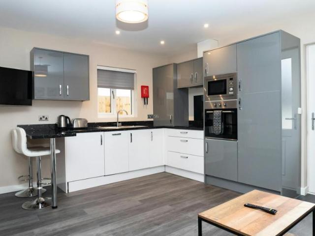 Apartment 1 Bedroom For Rent Egham Egham 2000 ELS91890832