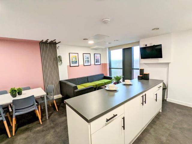 Apartment 1 Bedroom For Rent Five Ways West Midlands 747 ELS99367346