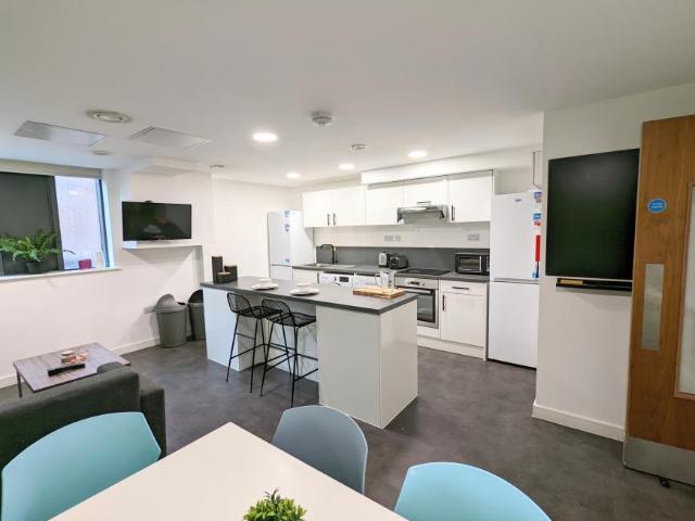 Apartment 1 Bedroom For Rent Five Ways West Midlands 747 ELS99757965