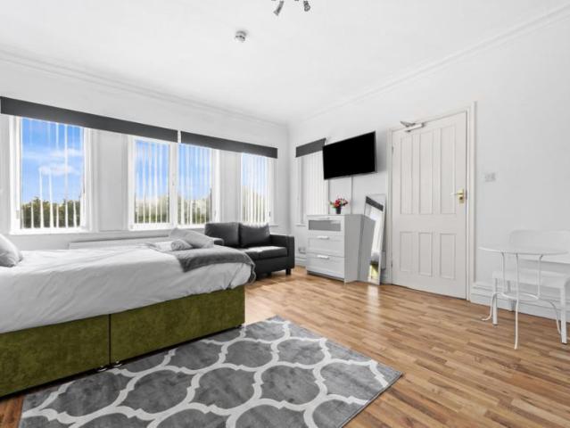 Apartment 1 Bedroom For Rent Leeds Leeds 3204 ES102717762