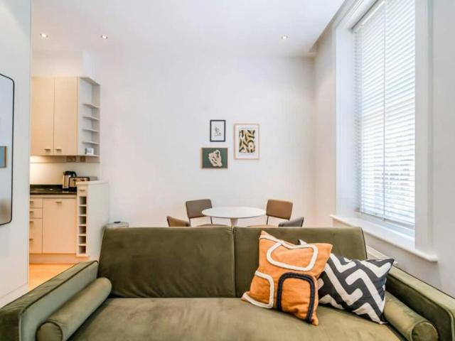 Apartment 1 Bedroom For Rent London London 11775 ES92663084