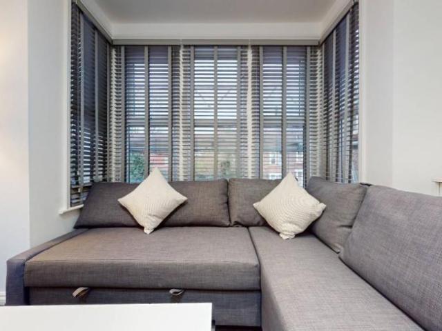 Apartment 1 Bedroom For Rent London London 2250 ES101840037