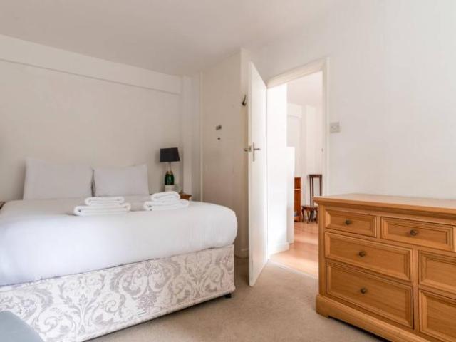 Apartment 1 Bedroom For Rent London London 2464 ELS100608212