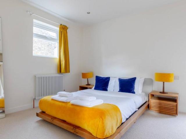 Apartment 1 Bedroom For Rent London London 2570 ES101840718