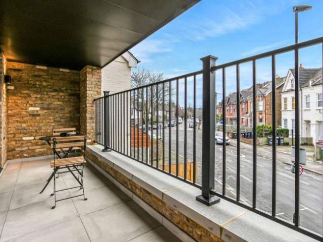 Apartment 1 Bedroom For Rent London London 2600 ELS101815289