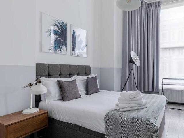 Apartment 1 Bedroom For Rent London London 2750 ES101671375