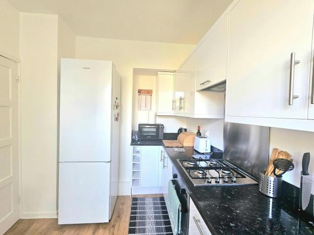Apartment 1 Bedroom For Rent London London 2700 ELS82464431