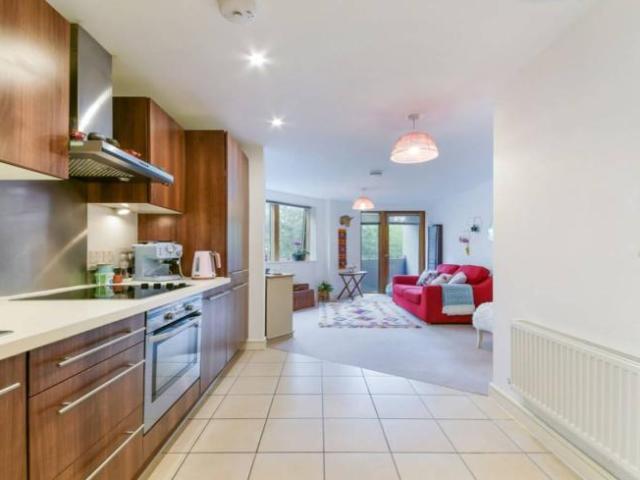 Apartment 1 Bedroom For Rent London London 2800 ELS99268213