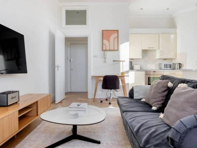 Apartment 1 Bedroom For Rent London London 3130 ELS95626393