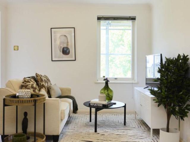 Apartment 1 Bedroom For Rent London London 3450 ELS101813390