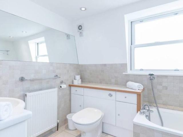 Apartment 1 Bedroom For Rent London London 3540 ES101841459