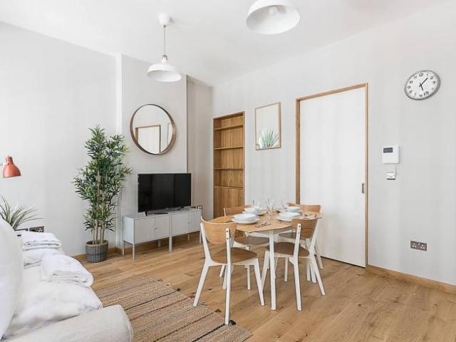 Apartment 1 Bedroom For Rent London London 3500 ELS101730755