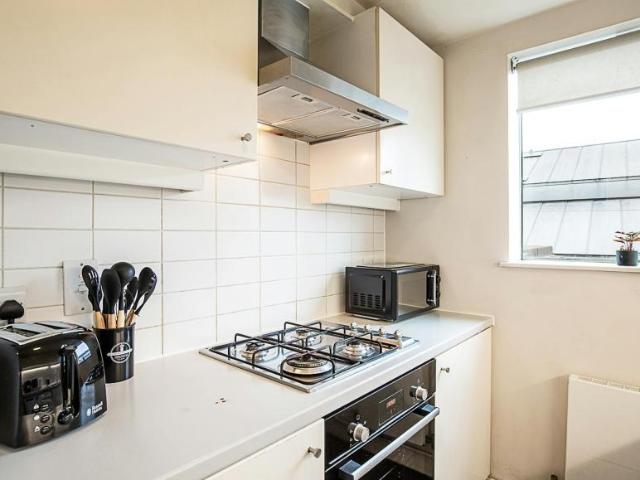 Apartment 1 Bedroom For Rent London London 3752 ELS102247286